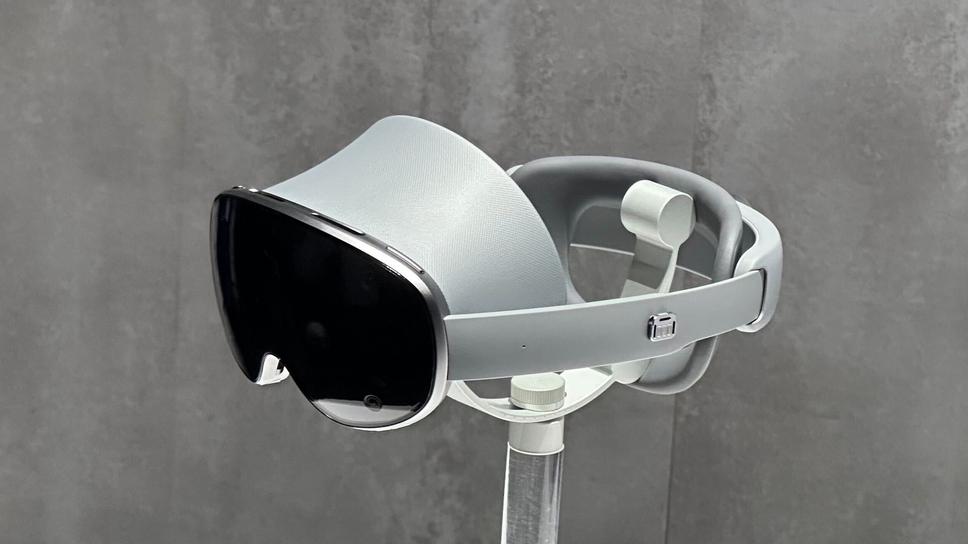 These niche, expensive VR headsets will fill the gap Meta Quest has ...