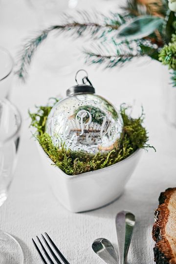 Decorating With Baubles: Creative And Stylish Christmas Decorating Ideas