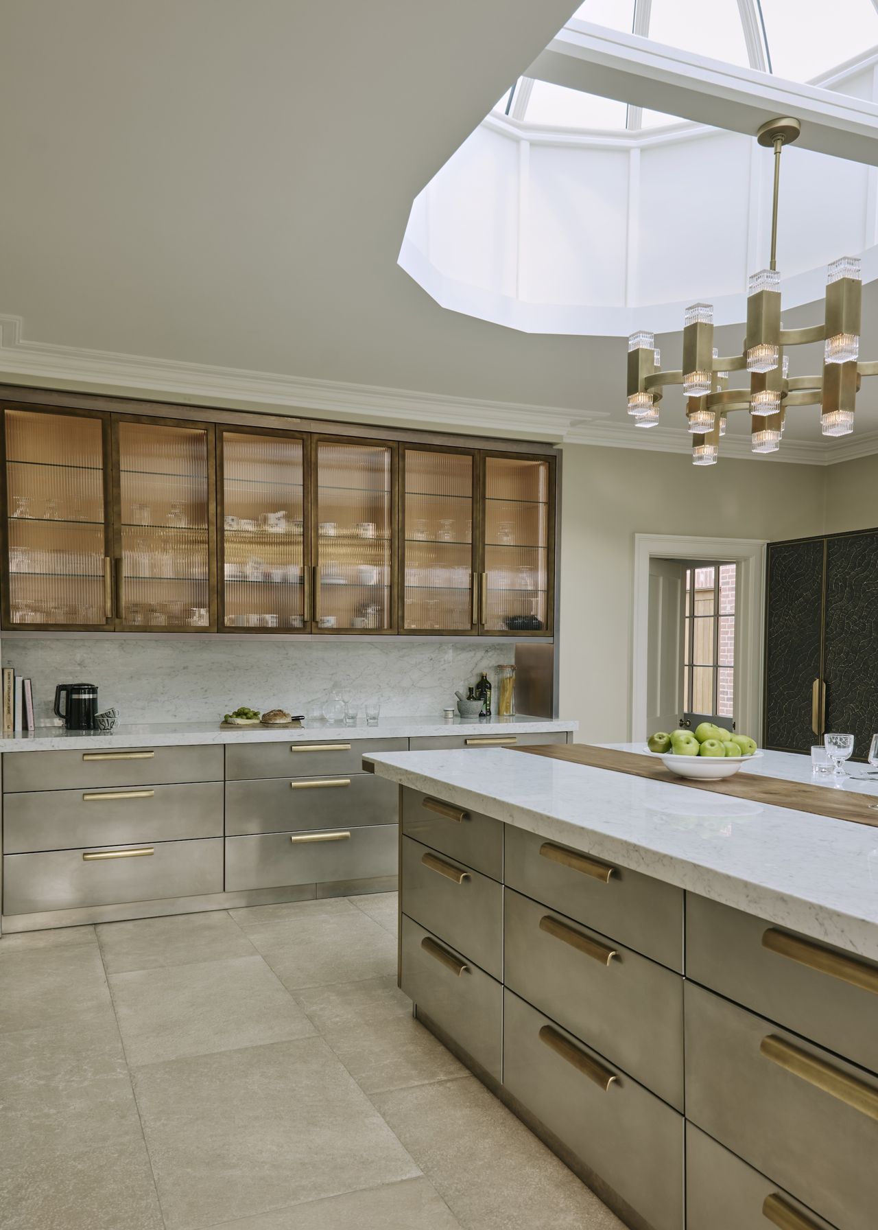 10 Kitchen Handle Trends for 2025: That Designers Are Loving | Livingetc