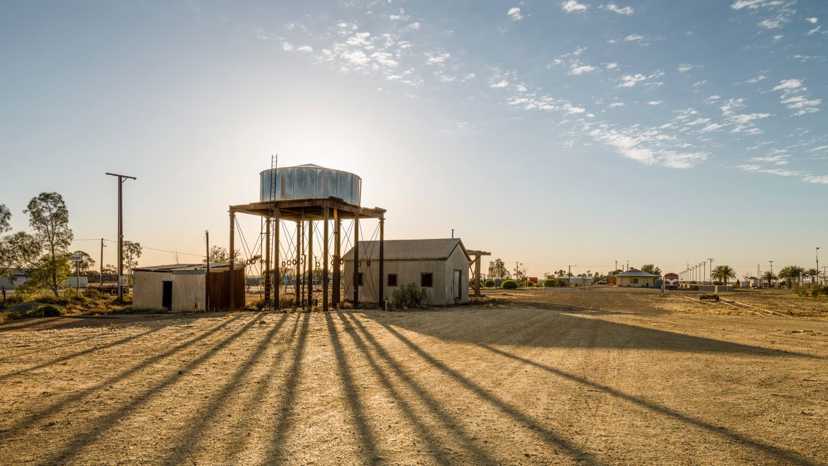 2-mile-tall, naked 'Marree Man' looming over Australian outback is a ...