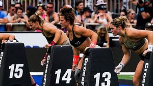 Forget dumbbells — you only need this 2-move CrossFit workout to sculpt ...