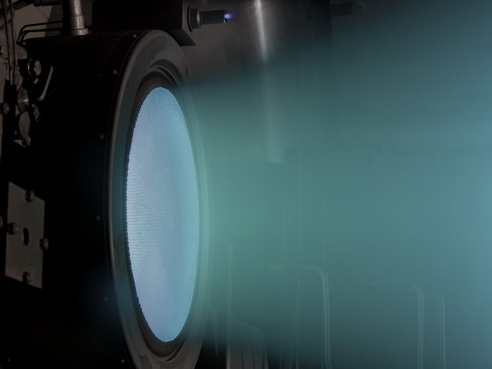 NASA's Innovative Ion Space Thruster Sets Endurance World Record | Space