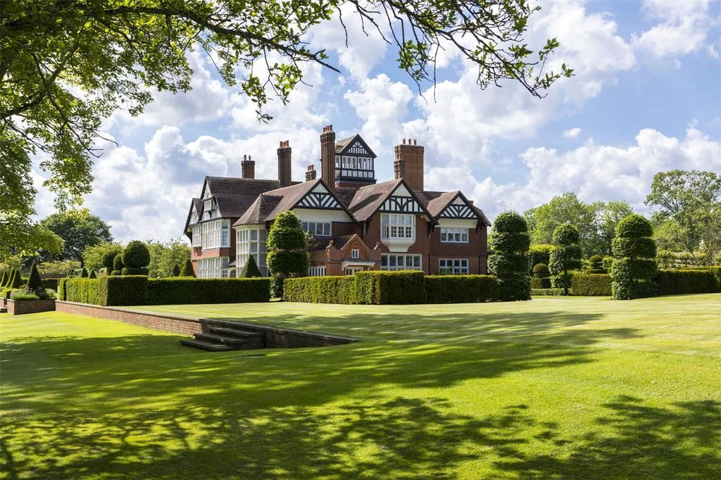 A beautiful country house and estate in the heart of the Surrey Hills ...