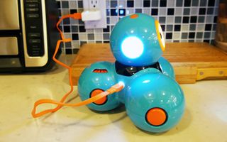 Wonder Workshop Dash Robot and Sketch Kit Review: A Coding Kit With ...