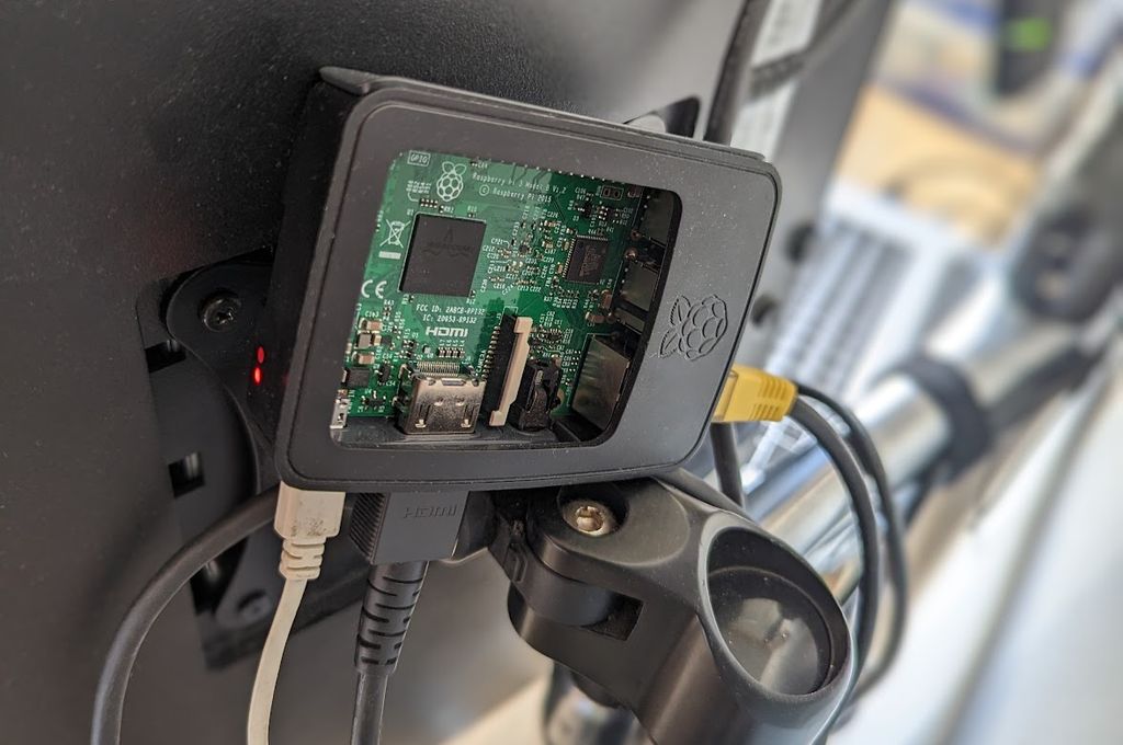You Can Add a Second HDMI Port to a Laptop with Raspberry Pi | Tom's ...