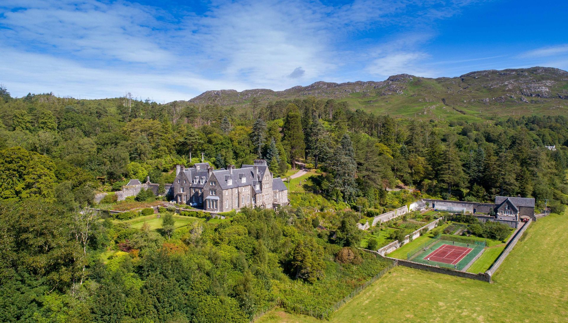 The country house used as the SOE's WW2 training base is up for sale ...