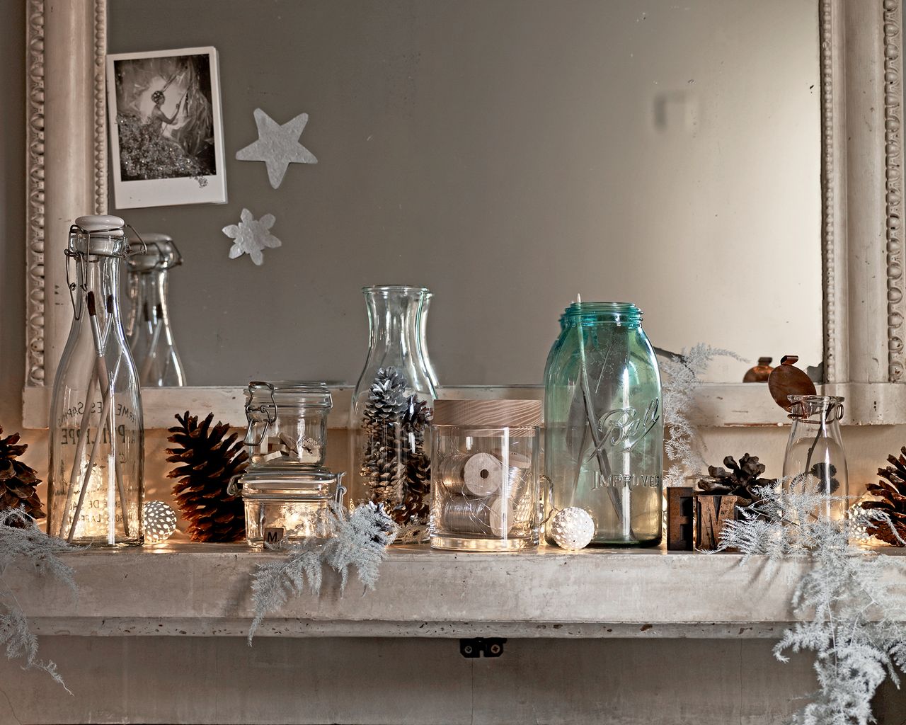 Christmas fireplace decor: 25 ways to a festive fireside