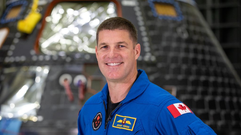 What 1st Canadian astronaut on moon mission is learning from crew (exclusive) | Space