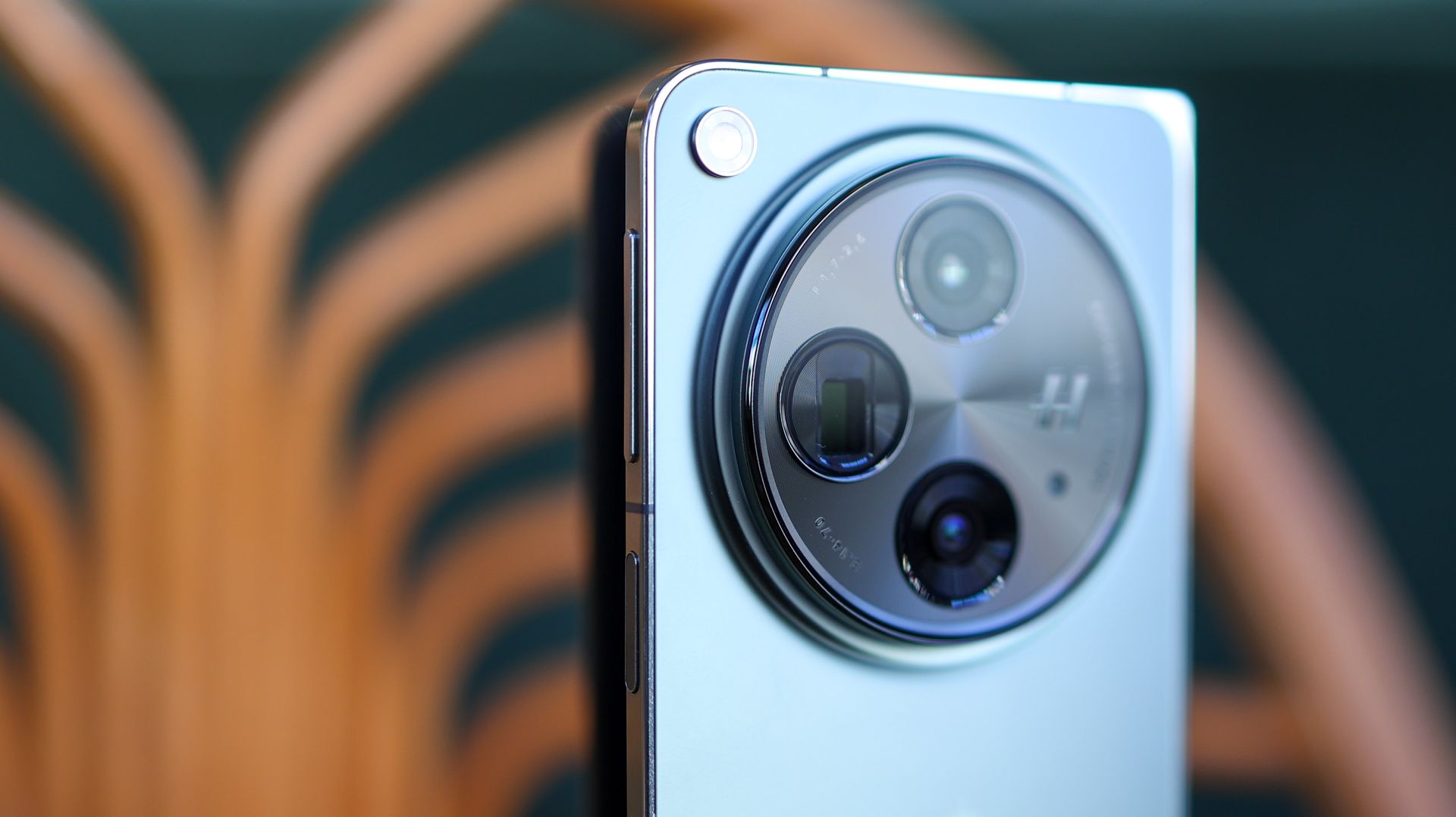 OnePlus Open foldable with Hasselblad triple-camera system launches ...