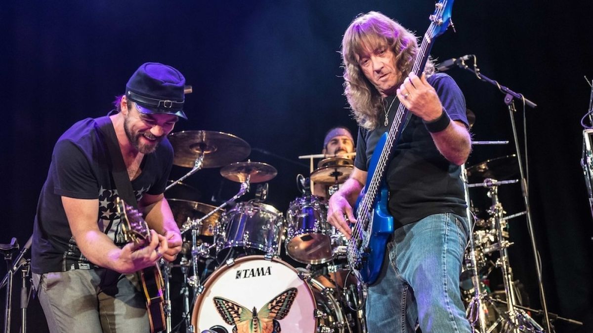 Flying Colors, live in London | Louder