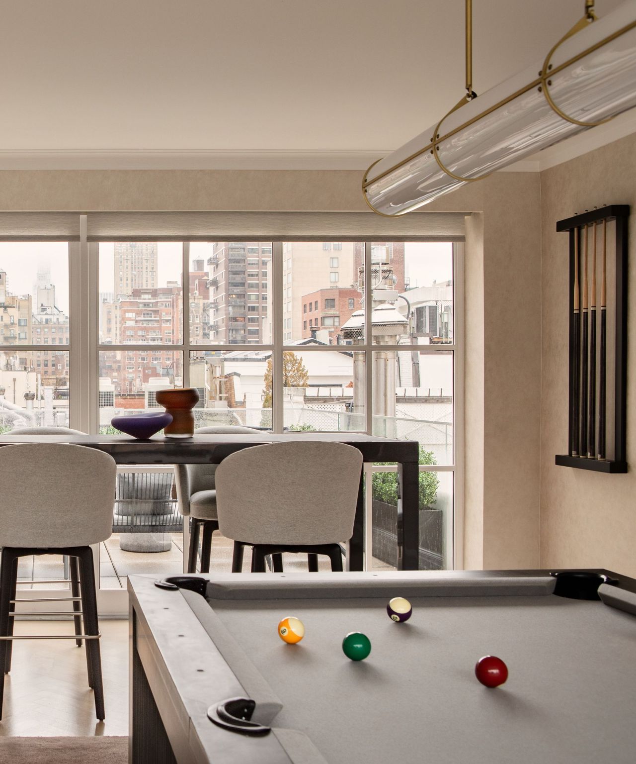 This New York City apartment blends a 'fearless' art collection with ...