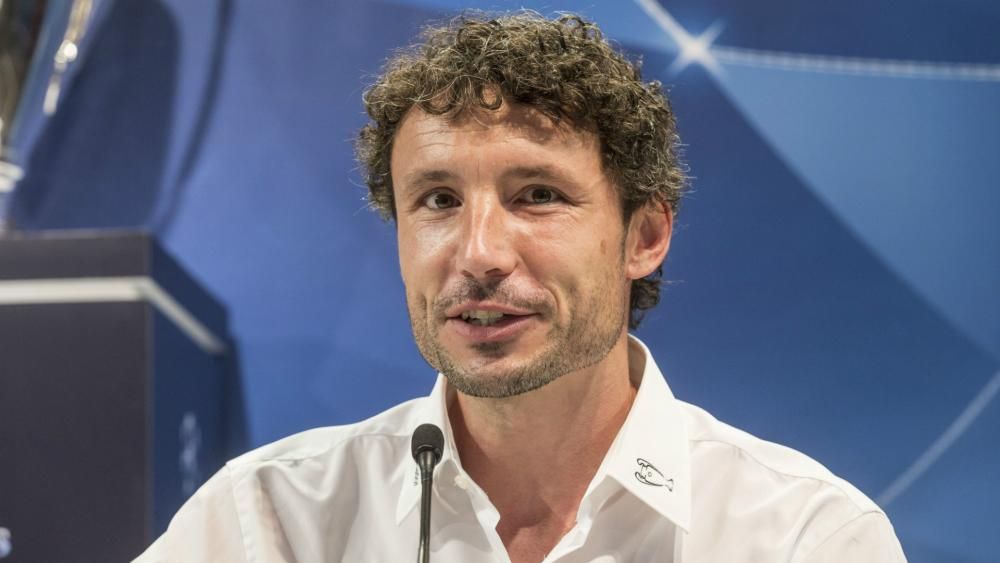 Bayern will dominate Bundesliga for years to come - Van Bommel ...