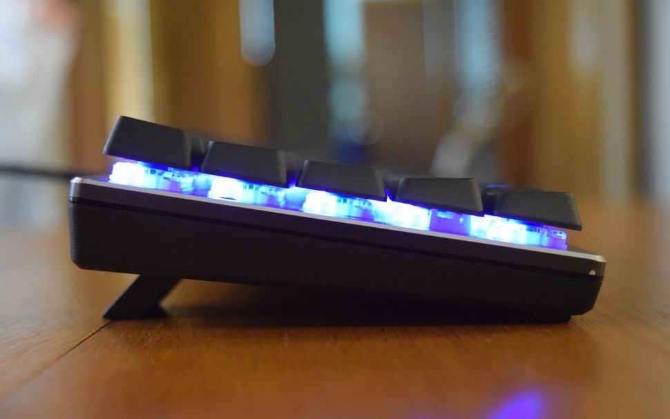 Cooler Master SK620 Gaming Keyboard Review: Little Hits | Tom's Hardware