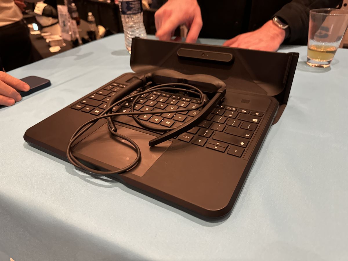 Spacetop is the world’s first augmented reality laptop — a weird $2,000+ Chromebook experiment ...