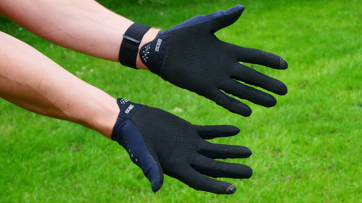 100% Sling glove review – ultra-thin lightweight gloves | Bike Perfect