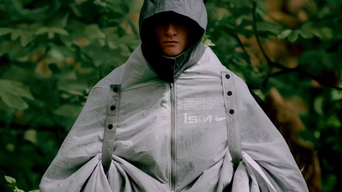 Is is a coat? Is it a tent? This new Nike poncho is both | Advnture