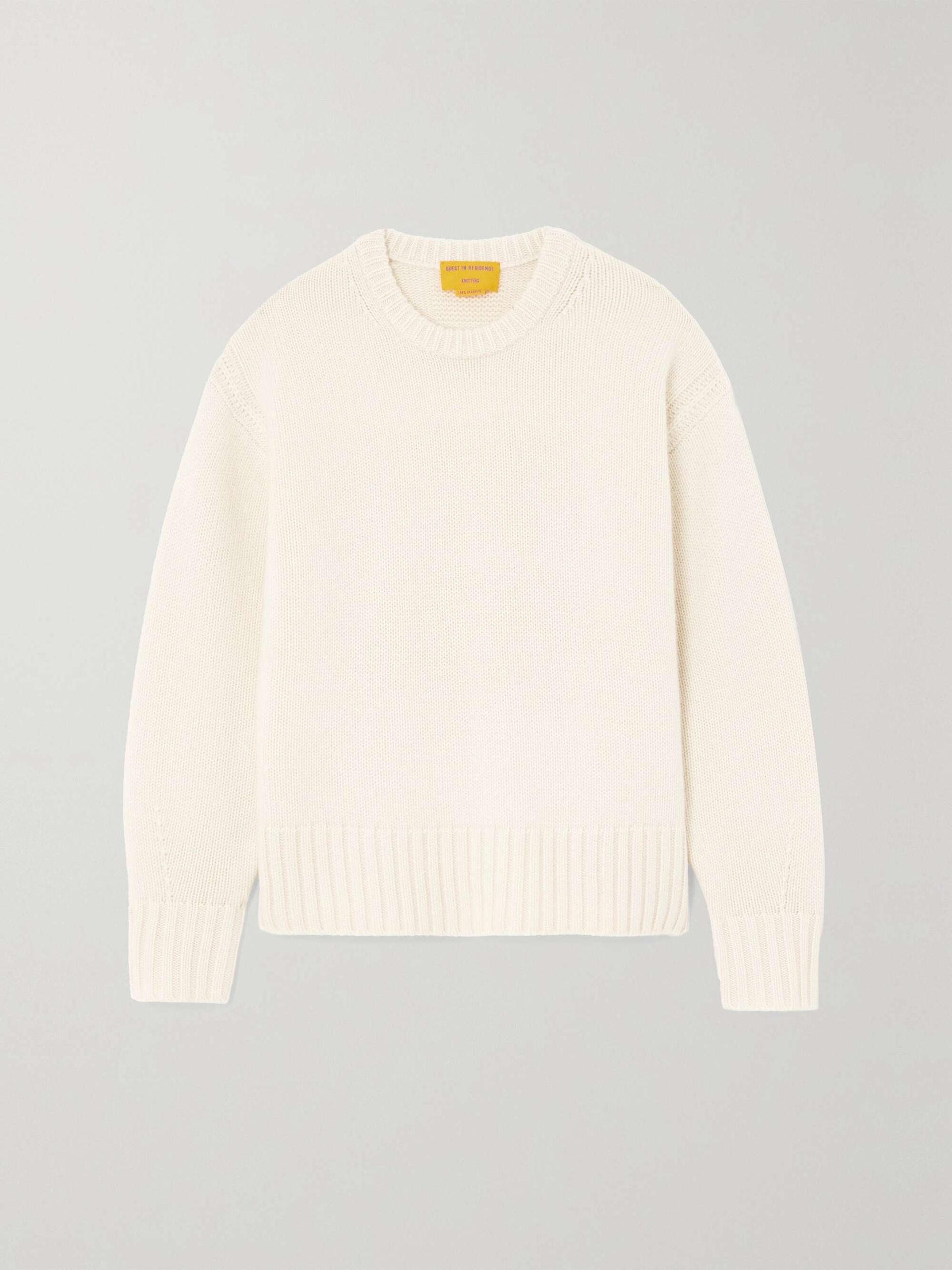 Zendaya and Robert Pattinson Coordinate in Cozy Sweaters on the Set of ...