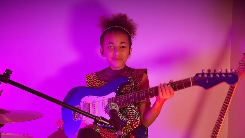 10-year-old Nandi Bushell plays guitar, bass, drums and sings on cover ...