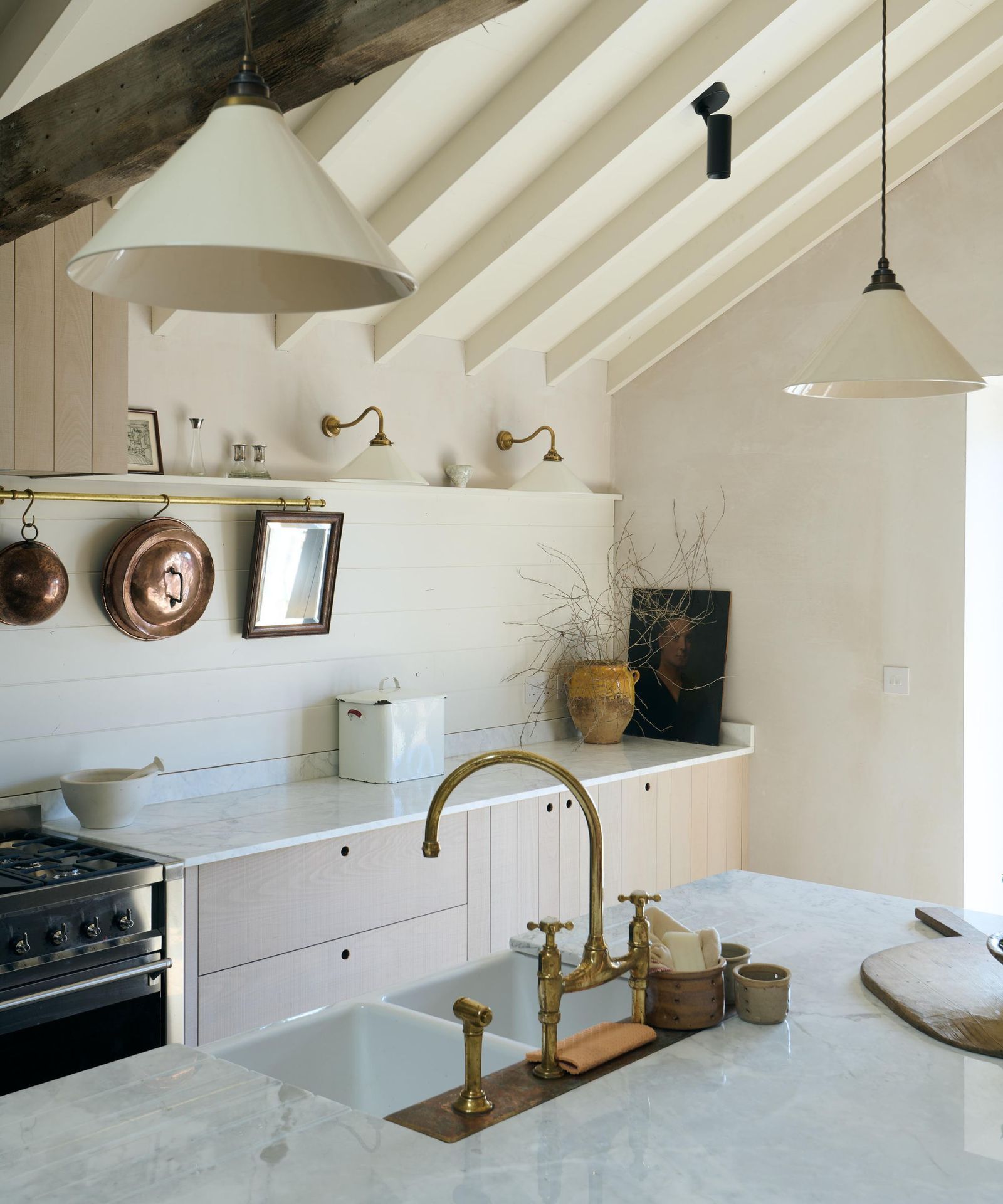 5 modern farmhouse kitchen lighting ideas | Homes and Gardens