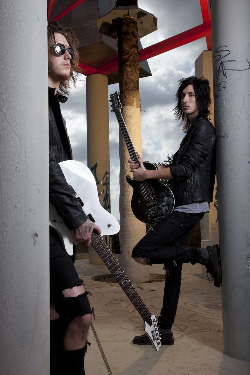 Asking Alexandria's Ben Bruce and Cameron Liddell Discuss Their Guitar ...