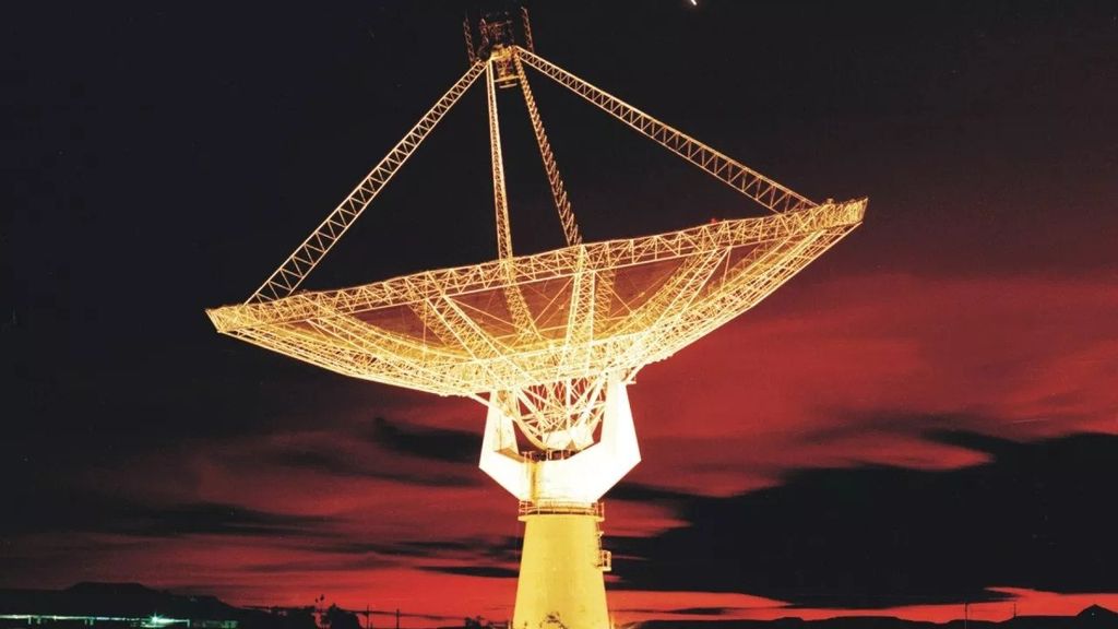 Radio signal from 8 billion light-years away could reveal the secrets ...