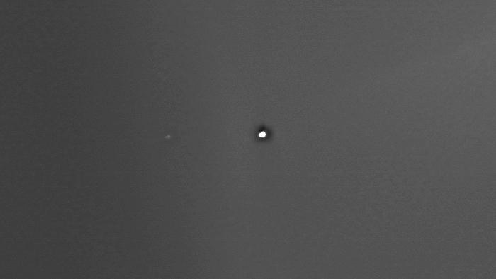 Mars orbiter spies a tiny Earth and moon from the Red Planet (photos ...
