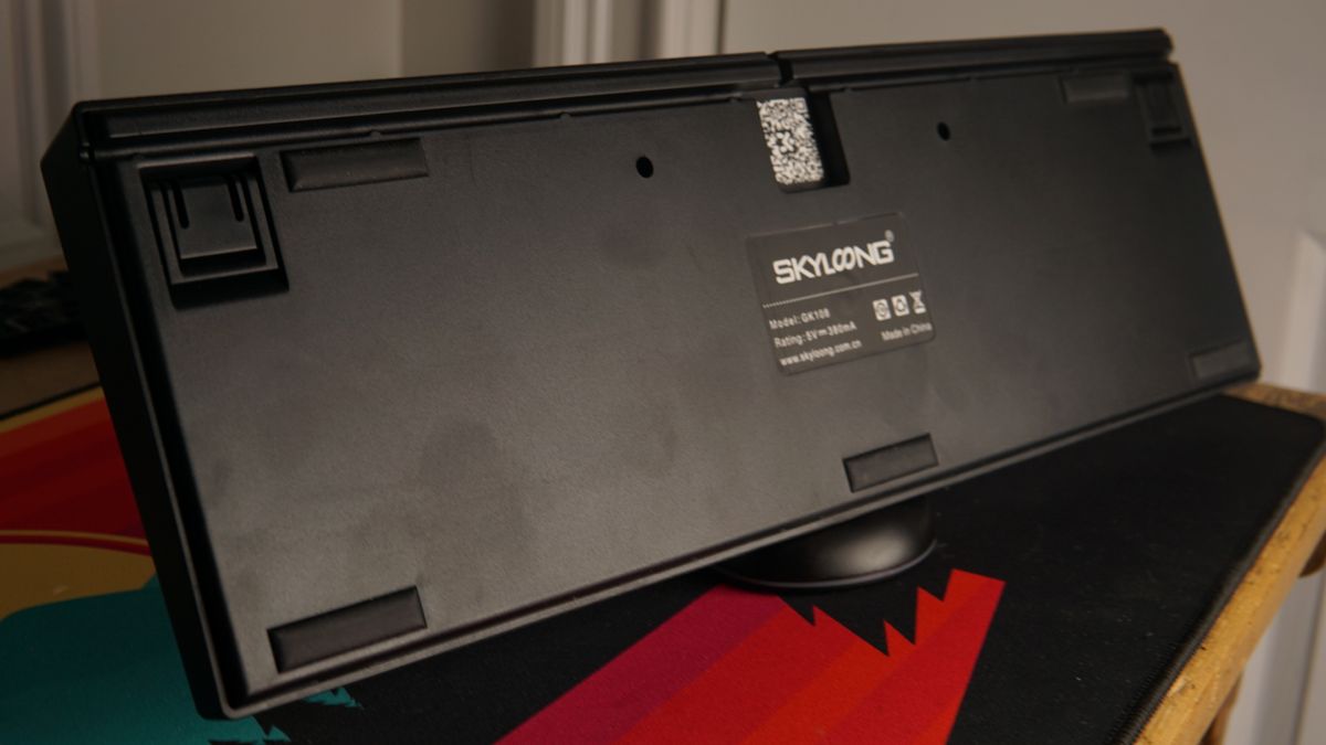 Epomaker GK108S Wireless Mechanical Keyboard Kit Review: Big Size, Low ...