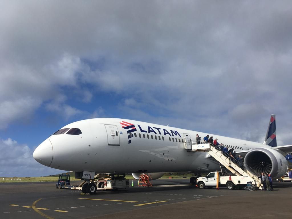 How Yesterday's Total Solar Eclipse Looked From a Plane (Photos, Video ...