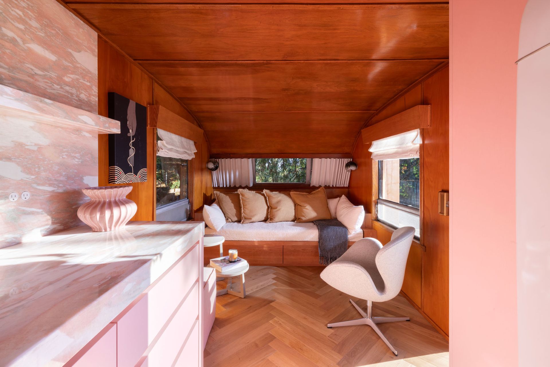 This Converted Trailer Turned Garden Guest House Has Incredible Interiors