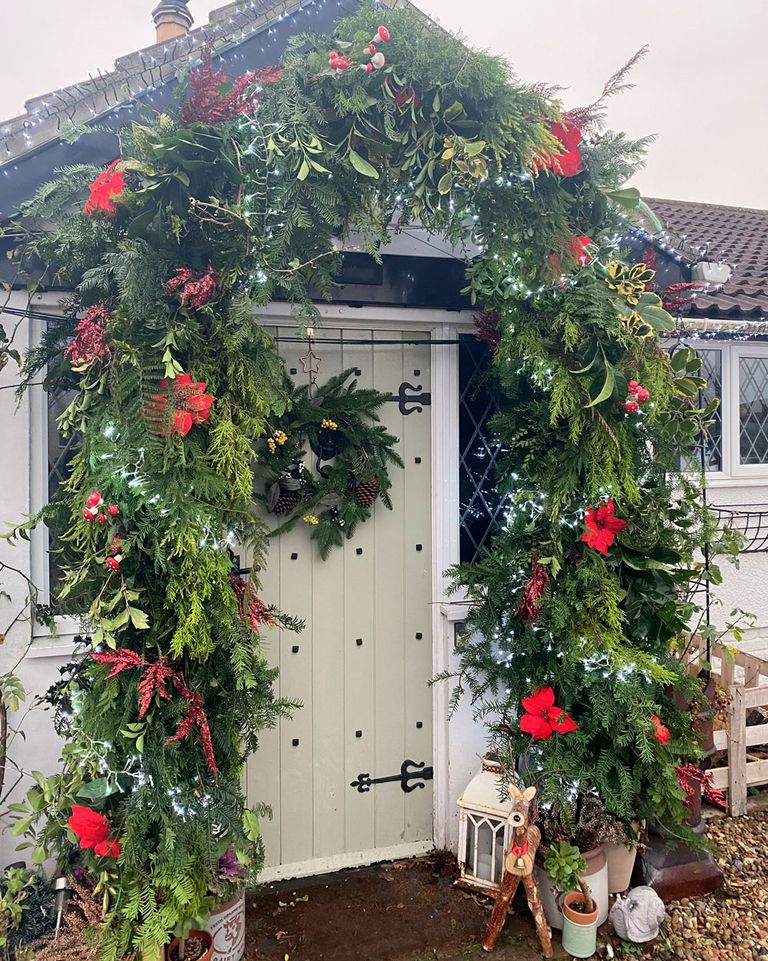Homeowner saves £200 by making her own DIY Christmas arch for £47 ...