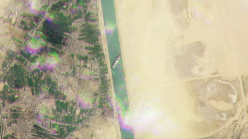 The huge ship stuck in the Suez Canal is visible from space (satellite ...