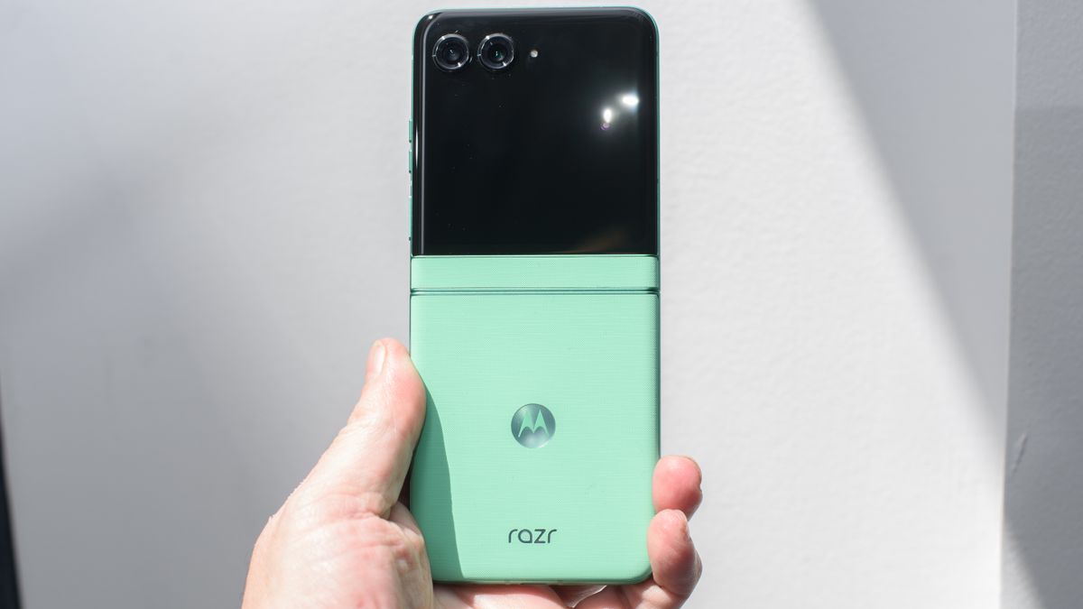 I've reviewed 100s of phones and the new Motorola Razr comes in colors ...