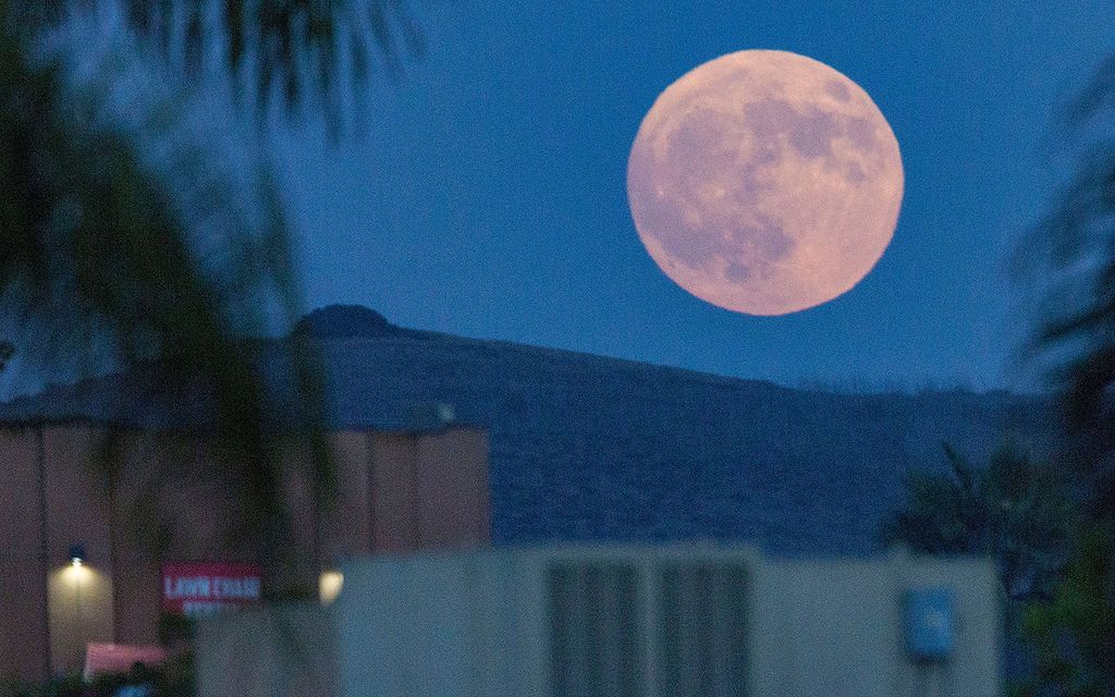 Let This Stunning Full Moon Photo from Space Inspire You to Look Up ...