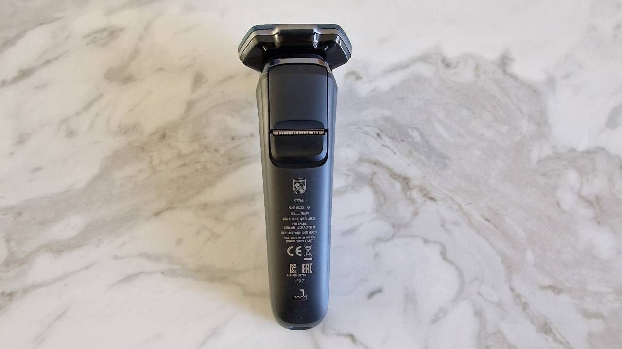 Philips Shaver Series 7000 review: a smart electric shaver for longer ...