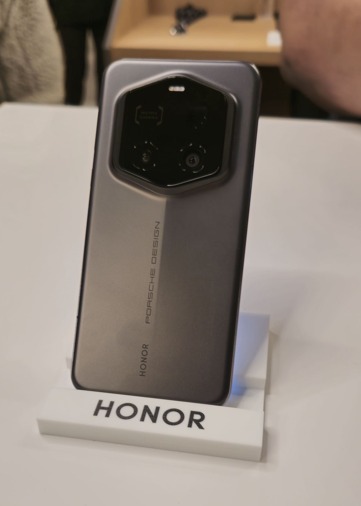 This Porsche X Honor smartphone collab validates an unexpected tech ...