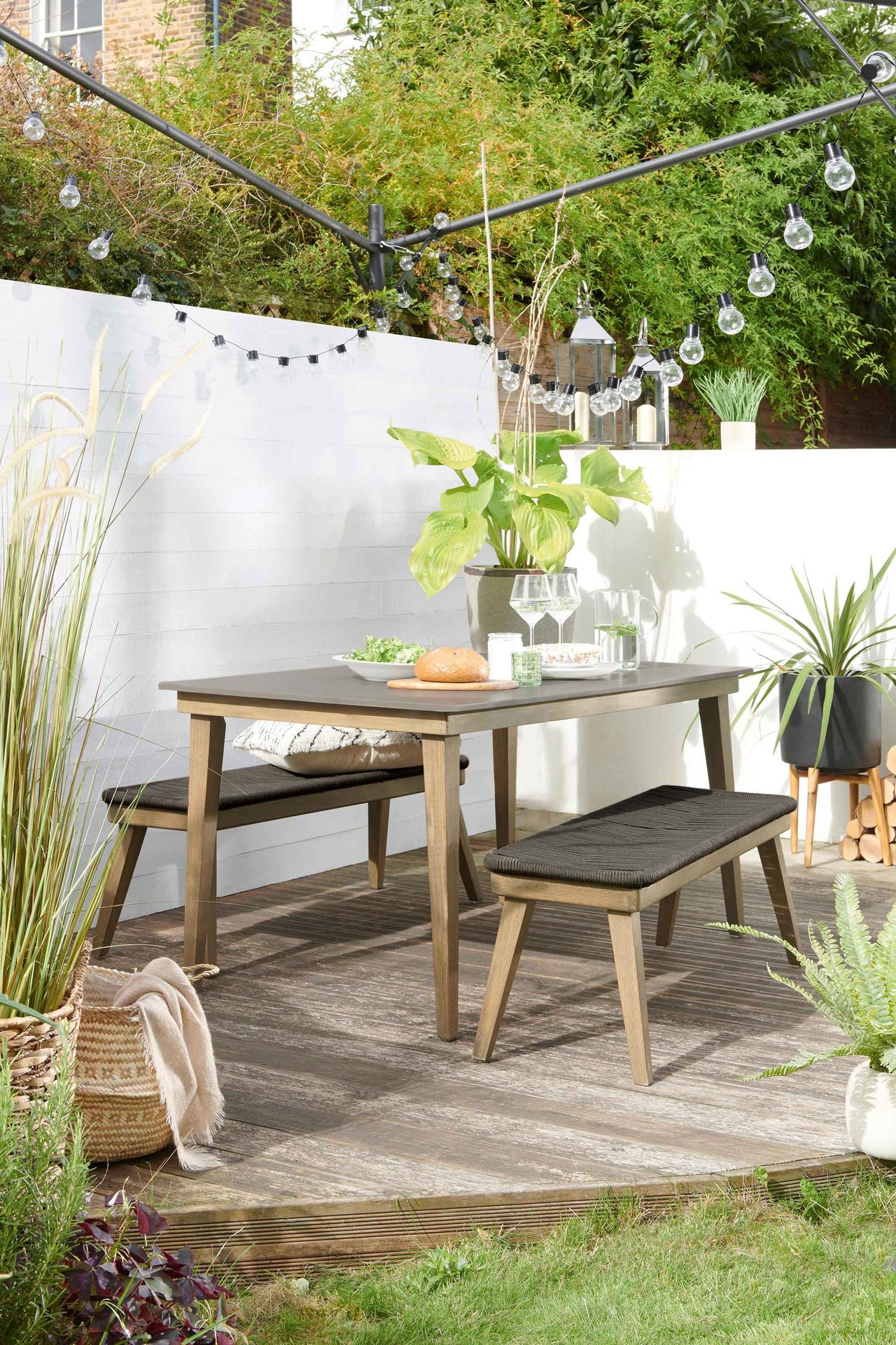 Small deck ideas: 14 stylish ways to optimize less-than-large decking ...