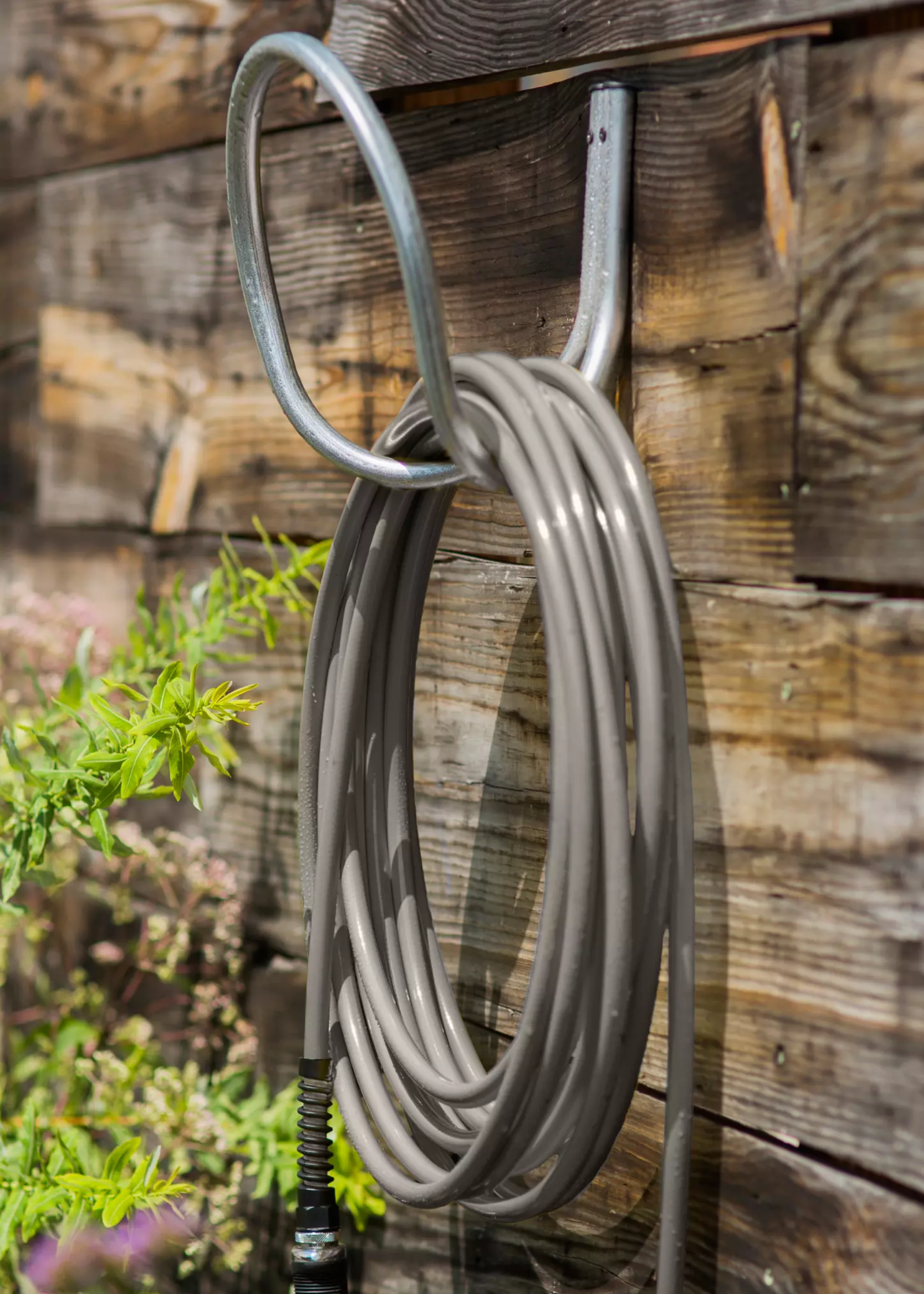 How to Hide a Garden Hose — 5 Tips From Landscape Designers | Livingetc