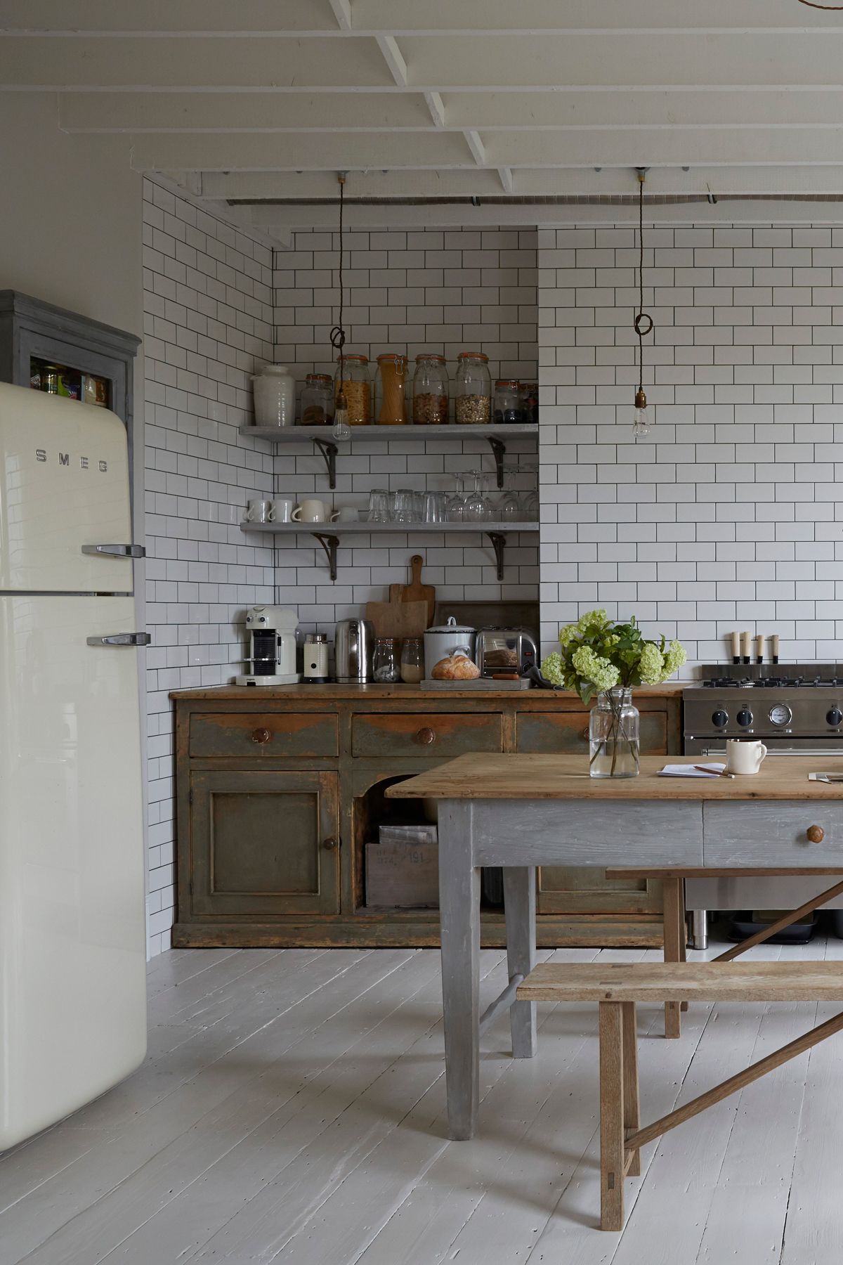 Explore an elegantly rustic Victorian flat in London | Livingetc