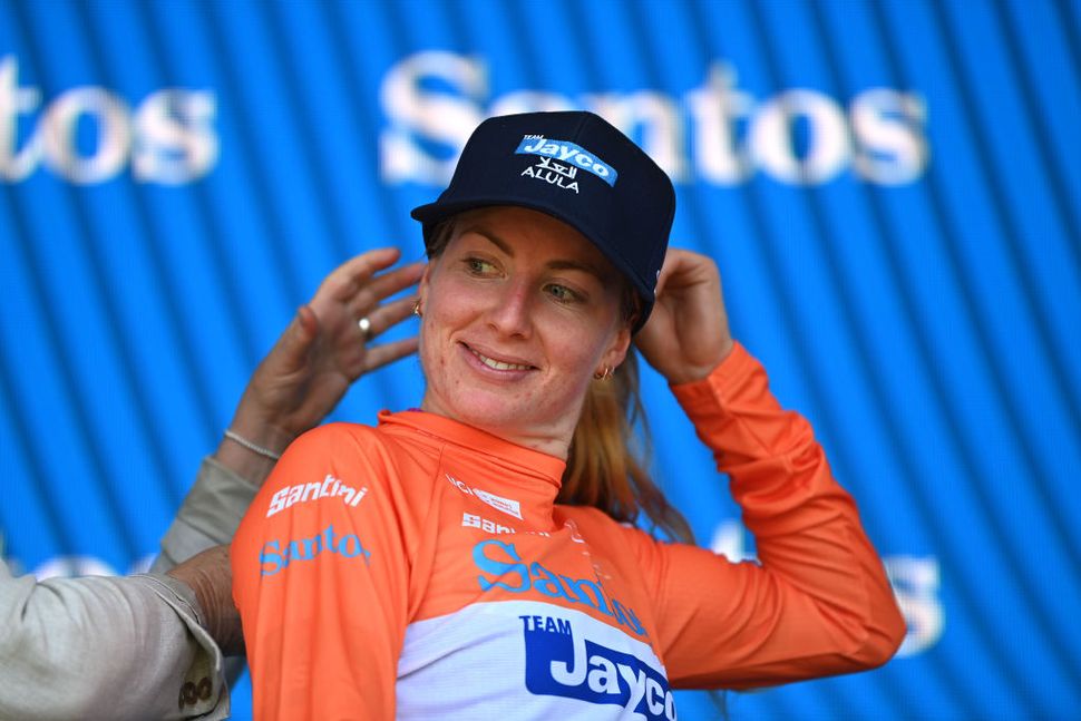 The final turn in the GC battle at the Women’s Santos Tour Down Under ...