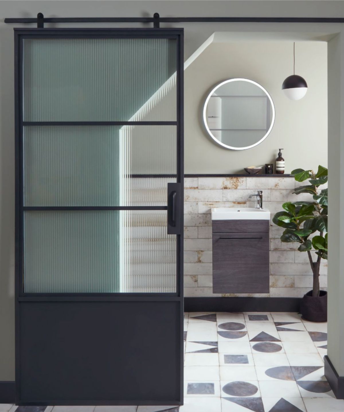 23 small ensuite ideas that transform tiny into tremendous | Homebuilding