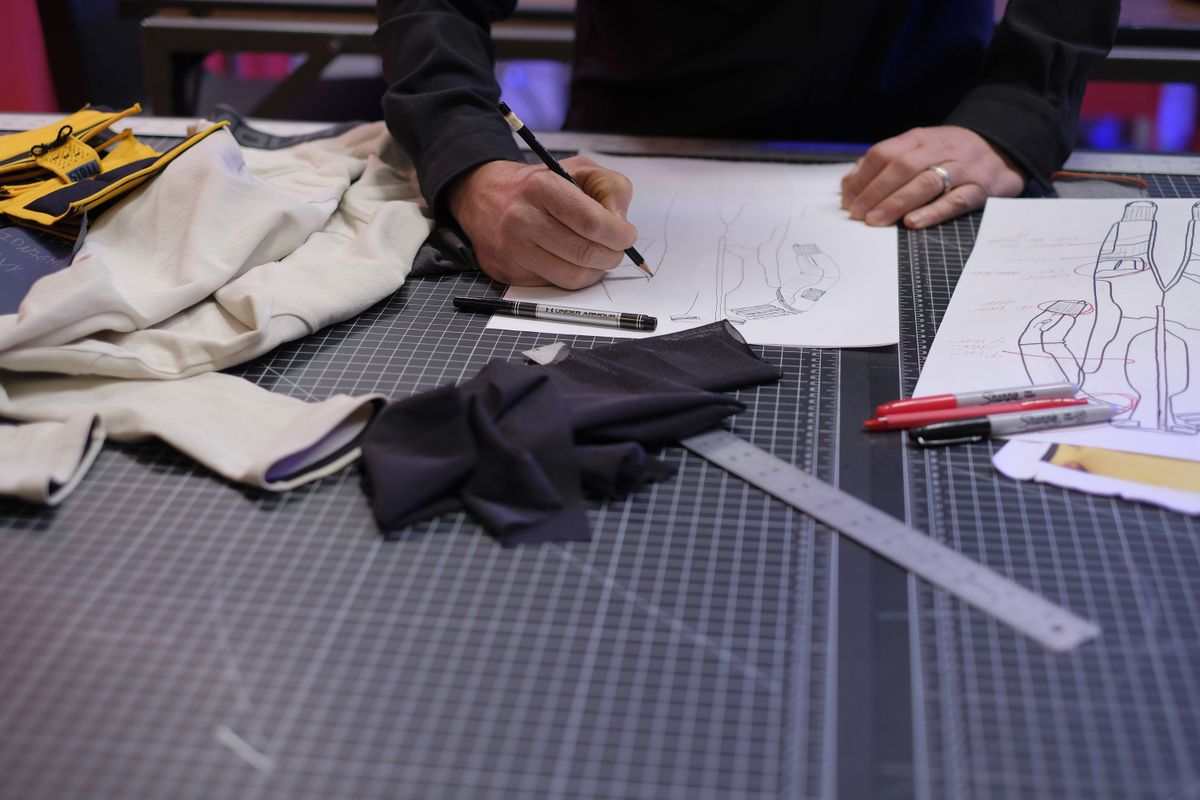 Virgin Galactic Boldly Goes with Under Armour for Suborbital Spacesuits ...