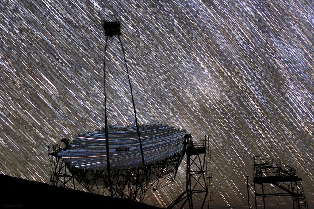 Mirror to the Sky: Star Trails Reflect Off 'MAGIC' Telescope (Photo ...