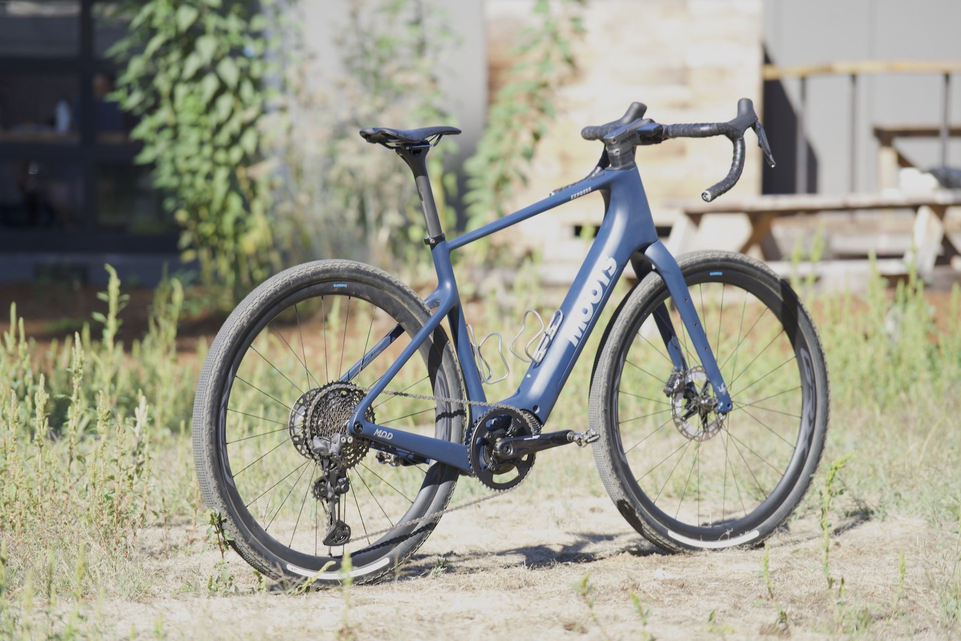 Moots goes carbon and electric: a first look at the Moots Express ...