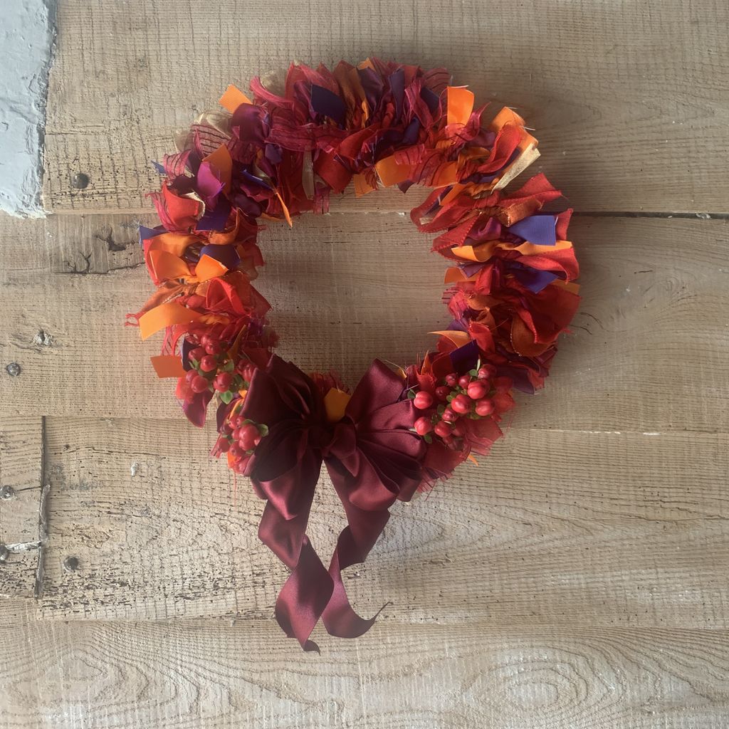 How to make a ribbon wreath: 6 easy steps for beginners | Homes and Gardens