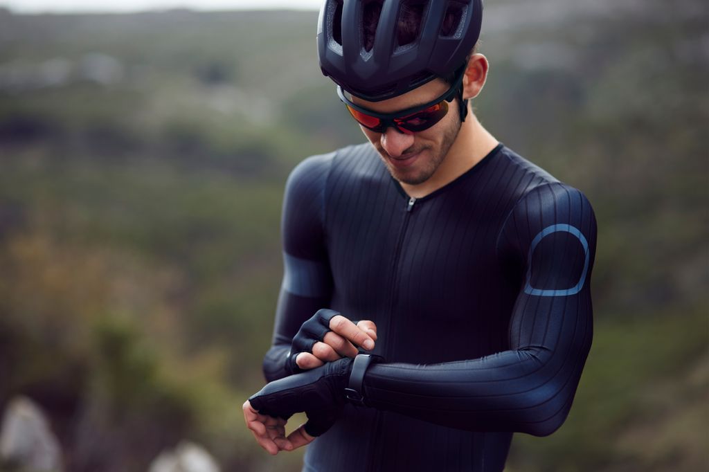 Smartwatch versus cycling computer: which is best for cyclists ...