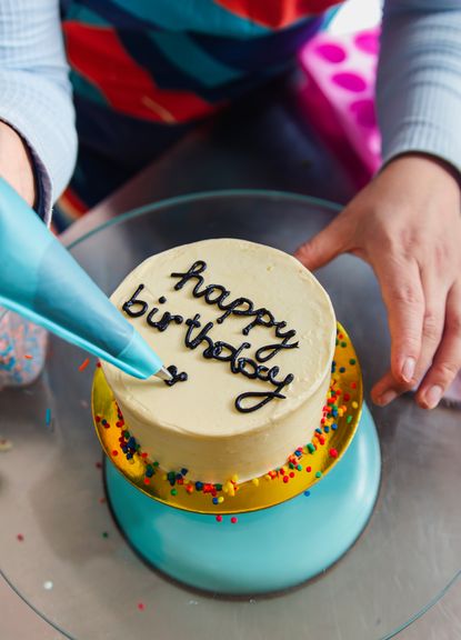 Cake decorating ideas from master bakers | Woman & Home