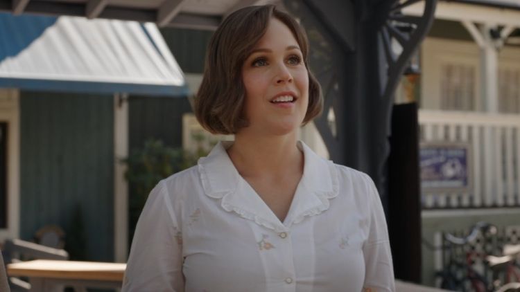 Erin Krakow’s Latest Pregnancy Post Includes An A+ Pun, And One Of Her ...