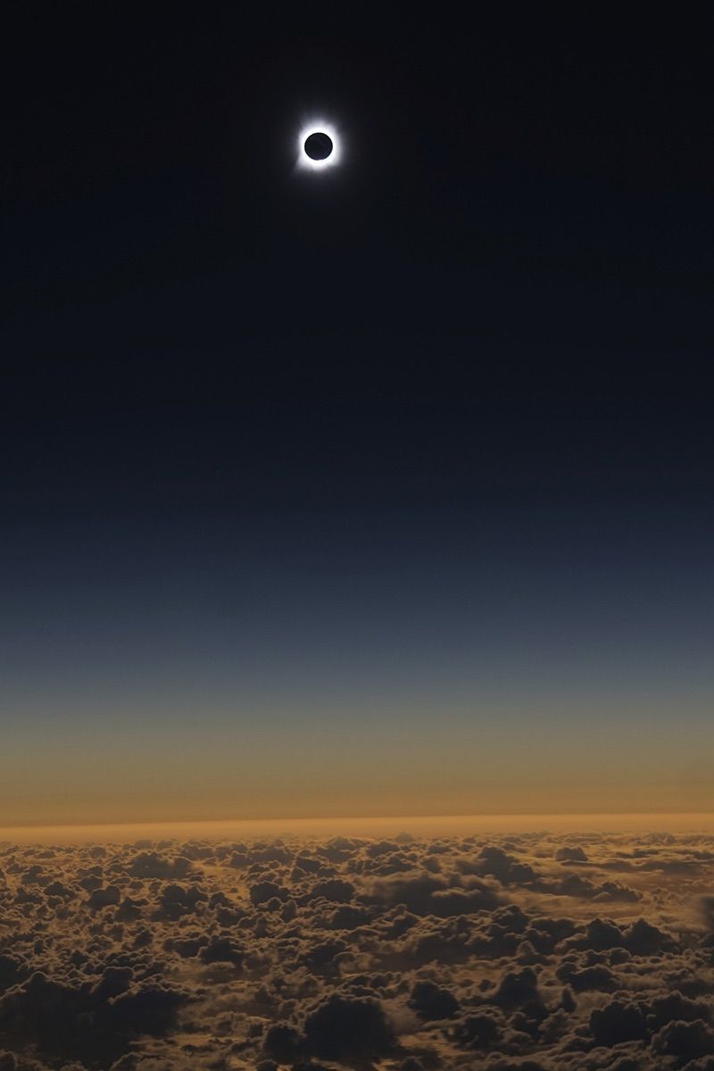 Sky-High Solar Eclipse? Here's What You Might See from an Airplane | Space