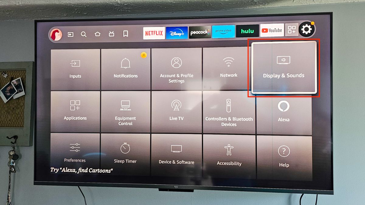 How to customize the Amazon Fire TV Omni QLED (2022) display: photos ...