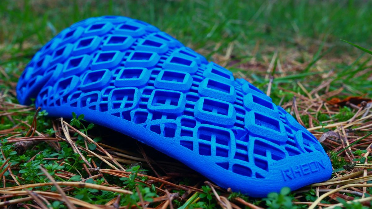 Rapha Trail Knee Pad review – super comfortable knee protection | Bike ...